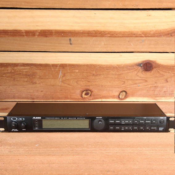 ALESIS Q20 Vintage Multi-Effect Rack Unit Reverb Delay Chorus Digital ...