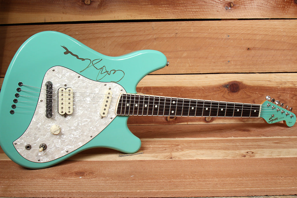 SQUIER VENUS Signed! Courtney Love Autograph Guitar Vista MIJ Japan 15 ...