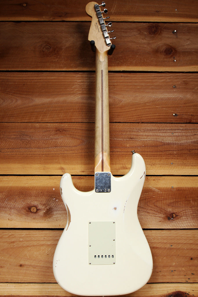 FENDER CLASSIC SERIES 60s STRATOCASTER Road Worn White Faded Strat ...