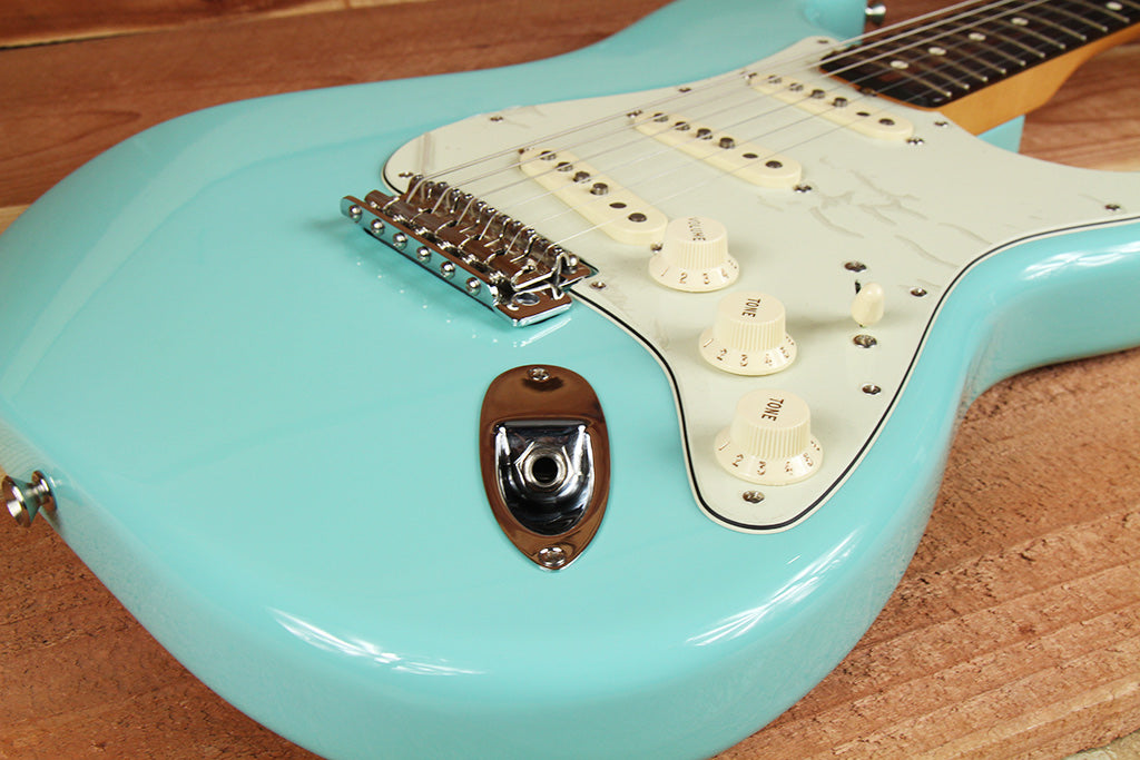 FENDER Cerulean Blue CLASSIC 60s STRATOCASTER Strat Electric Guitar ...